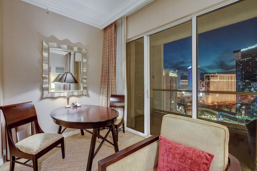 Mgm 29th Floor Jacuzzi Penthouse Strip View With Xl Balcony No Resort Fee - Las Vegas