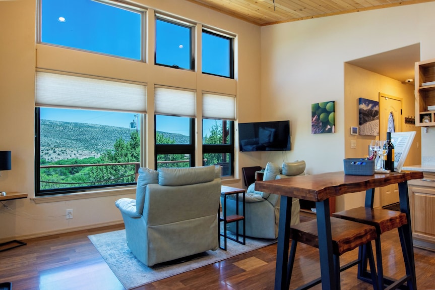 Hot Tub, Pool, King Bed, Views, Easy Access To Sedona! @ Stargazer Cottage! - Arizona