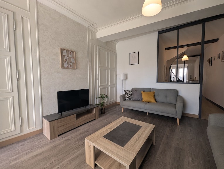 In The Heart Of The Historic City Of Langres, Ville D'art Et D'histoire. - Langres