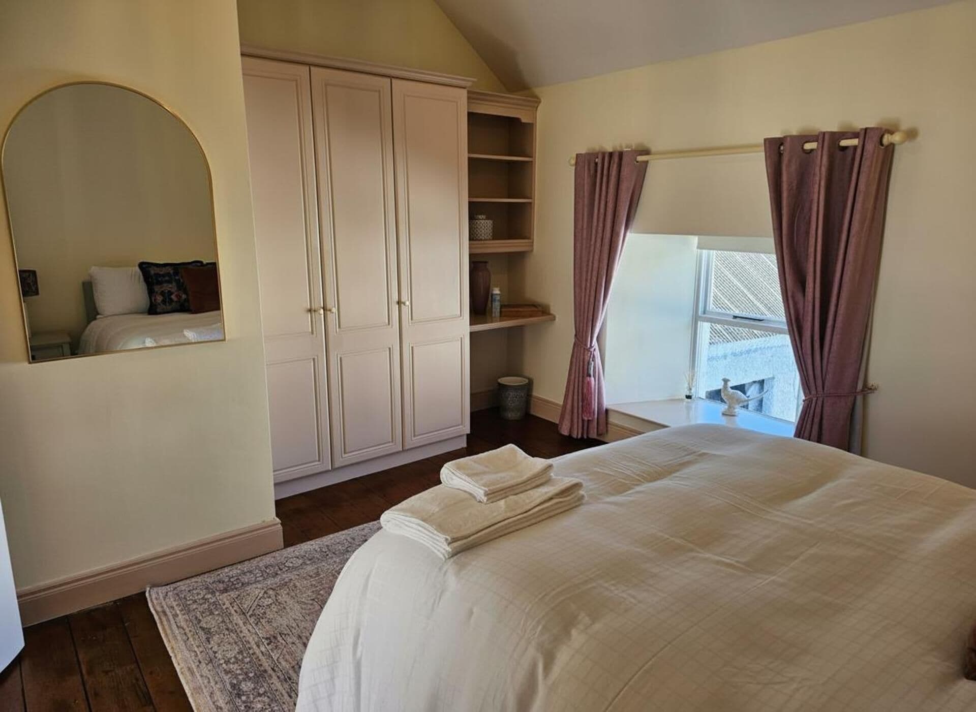 3 quartos, Wi-Fi de cortesia, roupa de cama