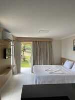 Suite, vista parcial para o mar