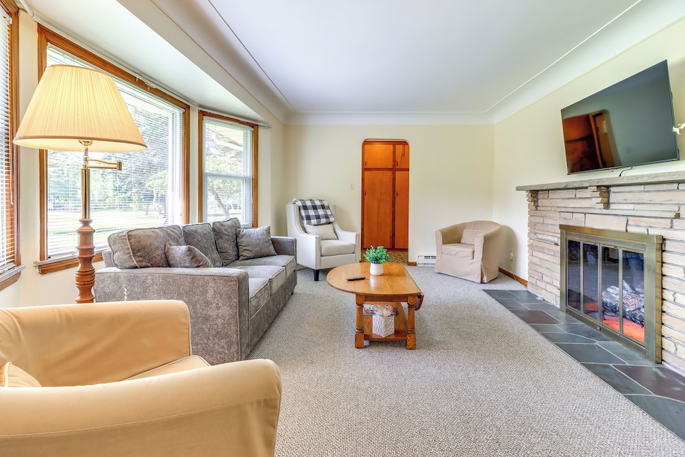 Home ~ 17 Mi To Detroit W/ Patio & Grill! - Birmingham, MI