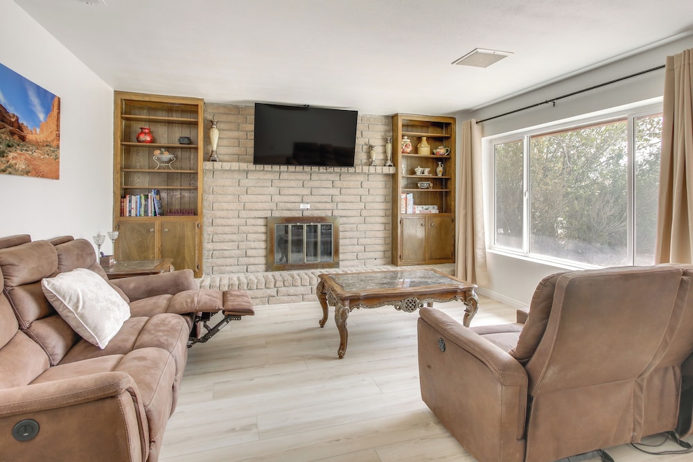 Pet-friendly Ridgecrest Home Near Ohv Trails! - California