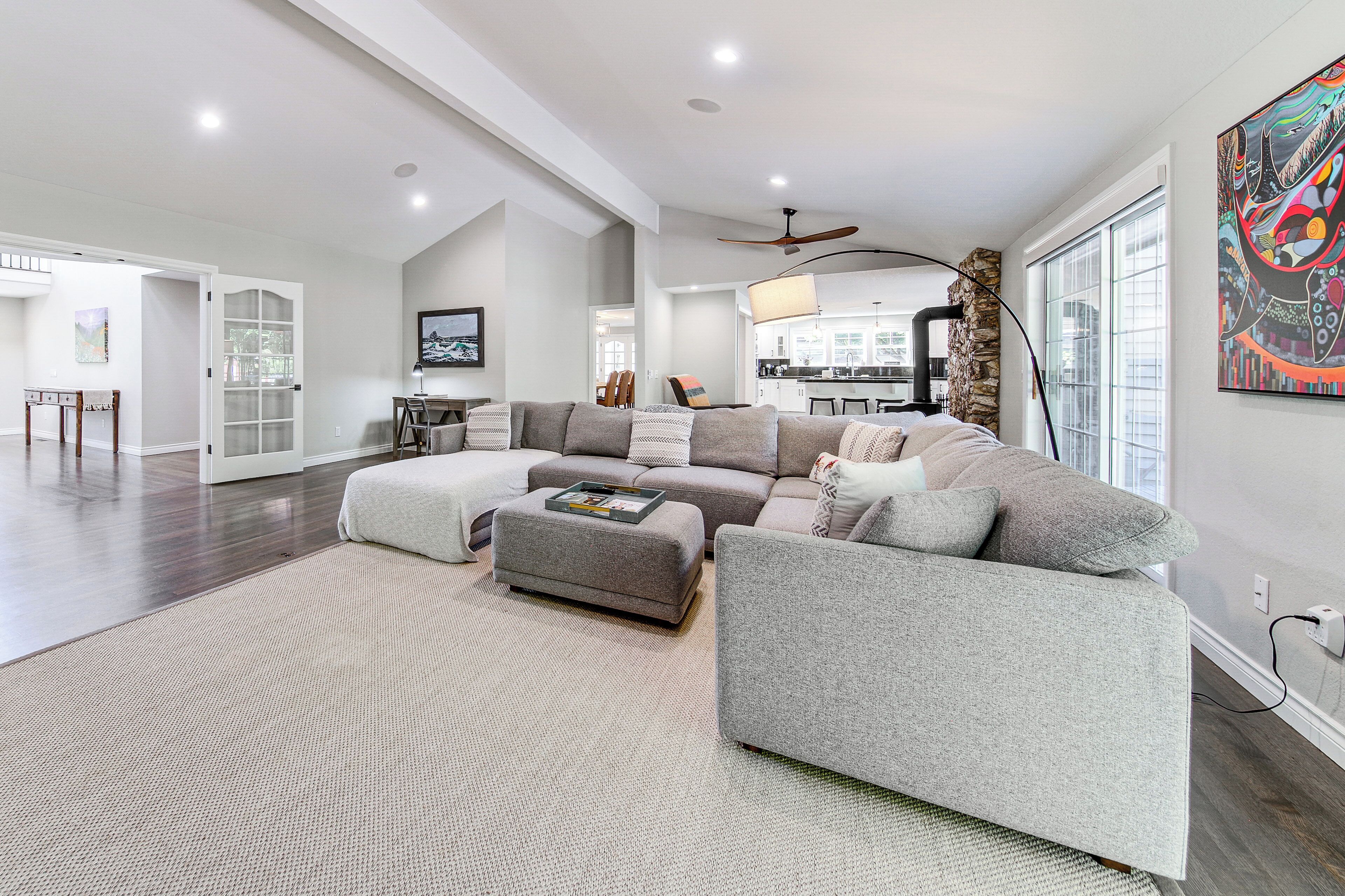 Private Pond & Indoor Pool: Grand Arlington Villa! - Marysville, WA