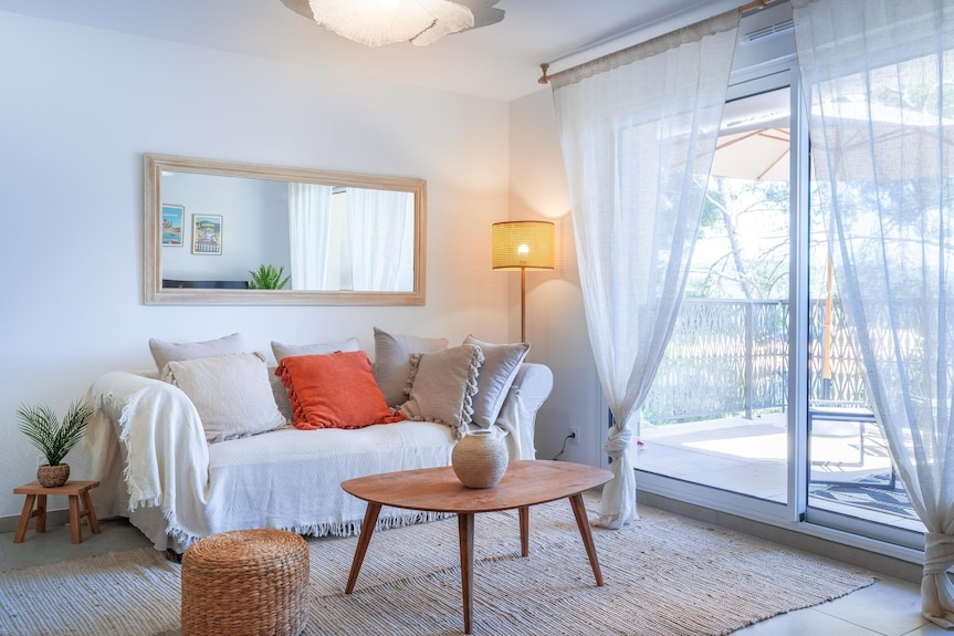 Splendide Appartement Niché Dans Un Pinède Avec Vue Sur Mer - Sanary-sur-Mer