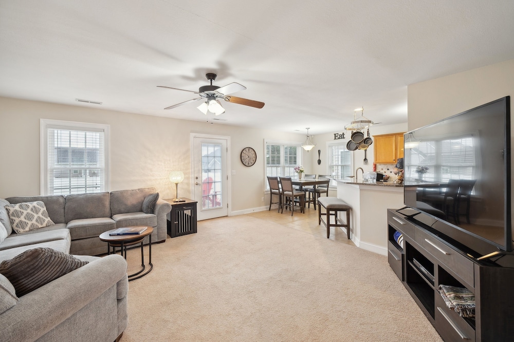 New Listing! Charming Family Retreat With Spacious Yard - Elizabeth City, NC