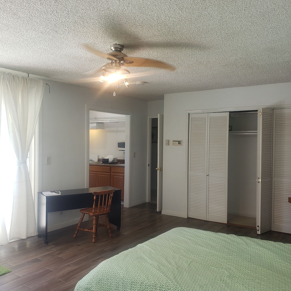 Cozy studio in fabulous Los Angeles with AC, WiFi - Chatsworth | Stayz