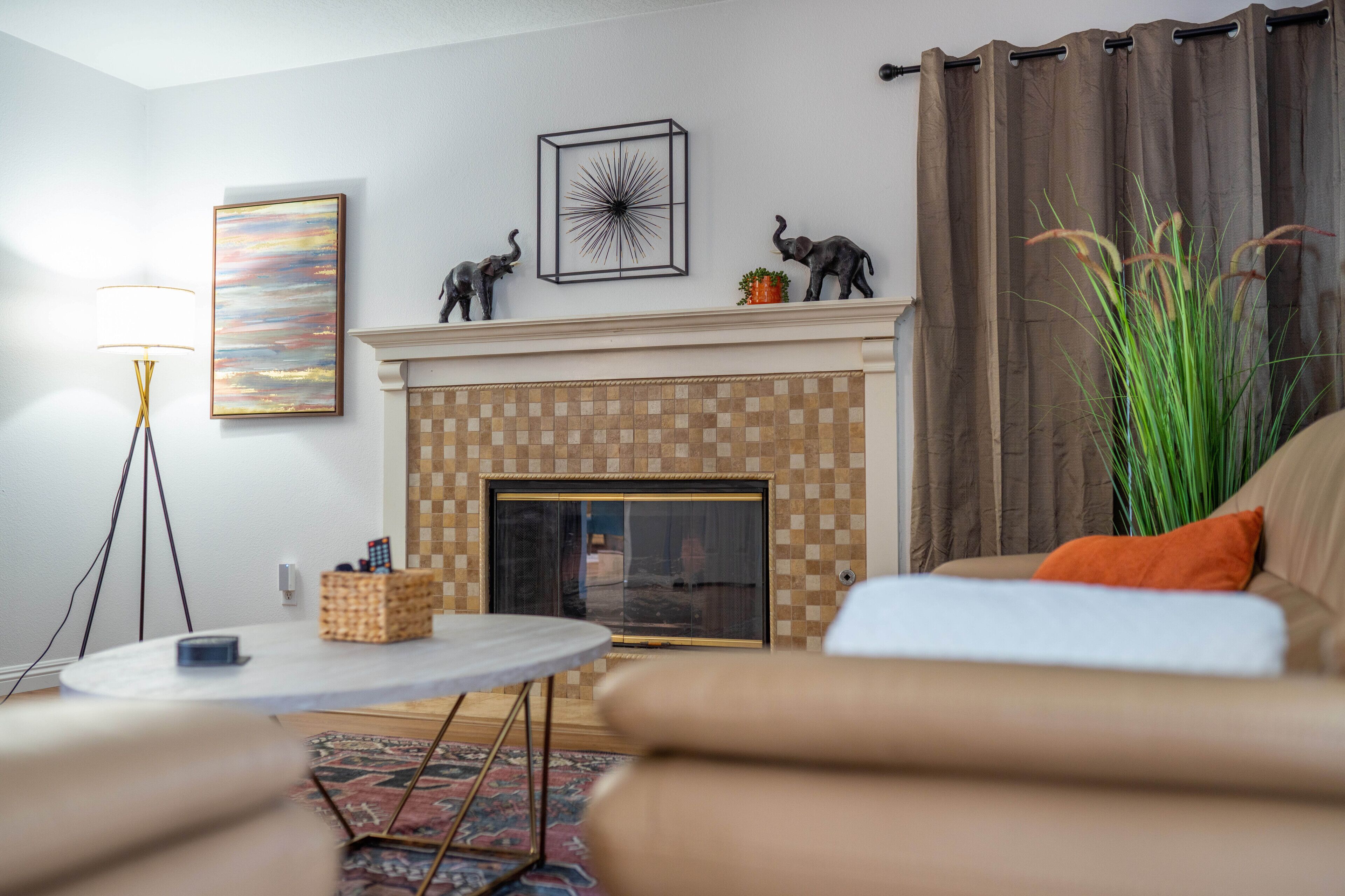 Spacious 4-bedroom House With Ac And Wifi In Charming Fontana - Fontana, CA
