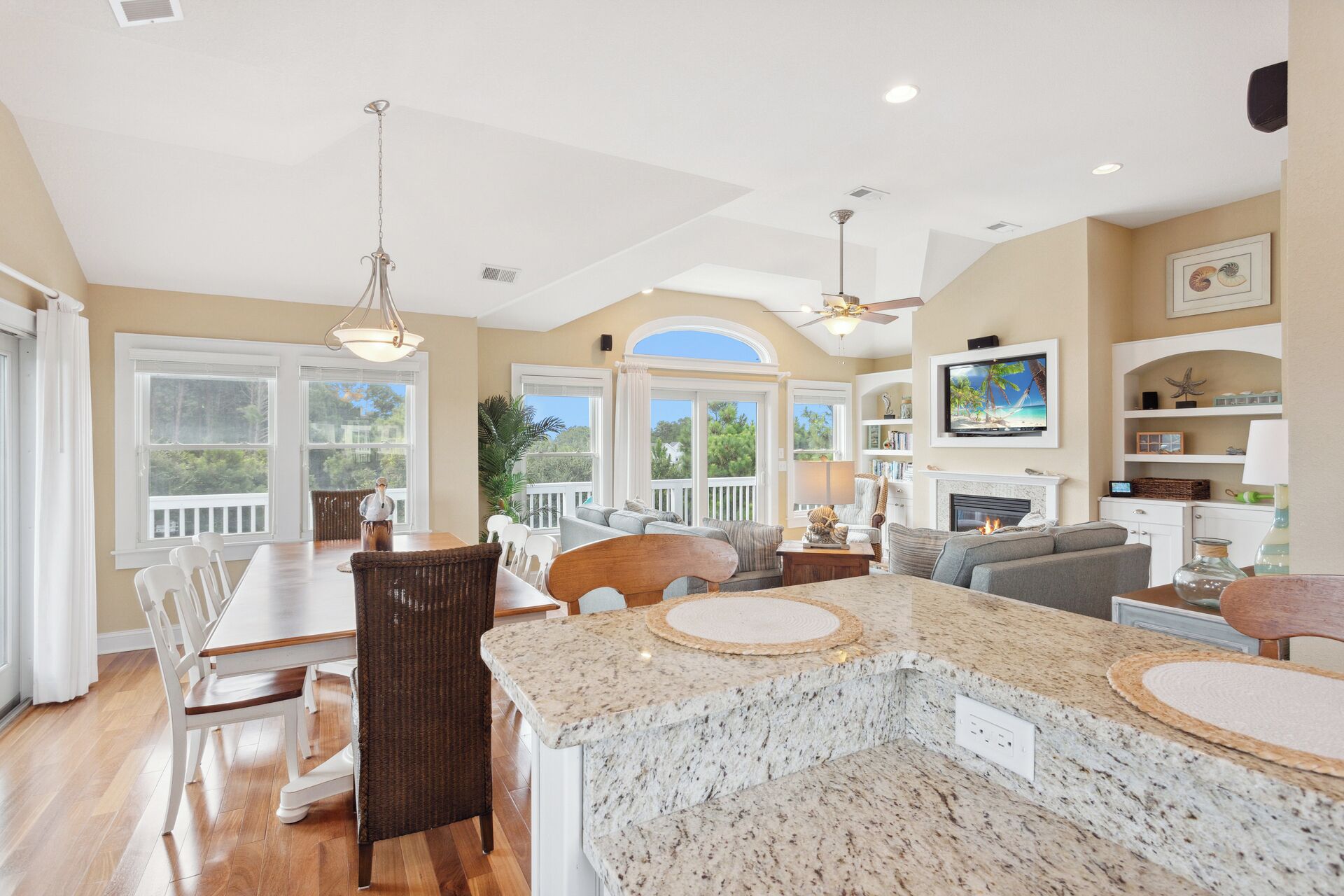 Top Of The Hill: Private Pool, Hot Tub & Sun Deck - Corolla, NC