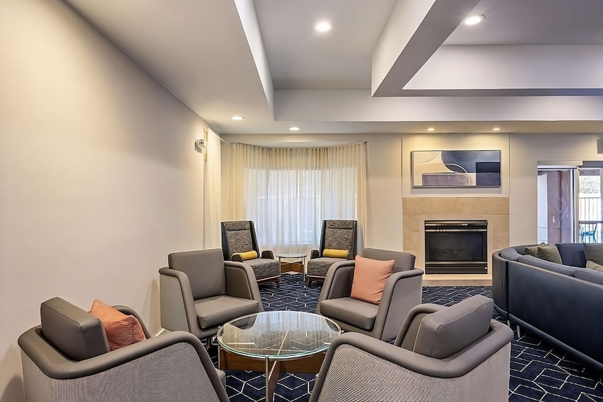 Experience A Relaxed Getaway! Pool, Free Parking, Minutes To Oakland Zoo! - Danville, CA