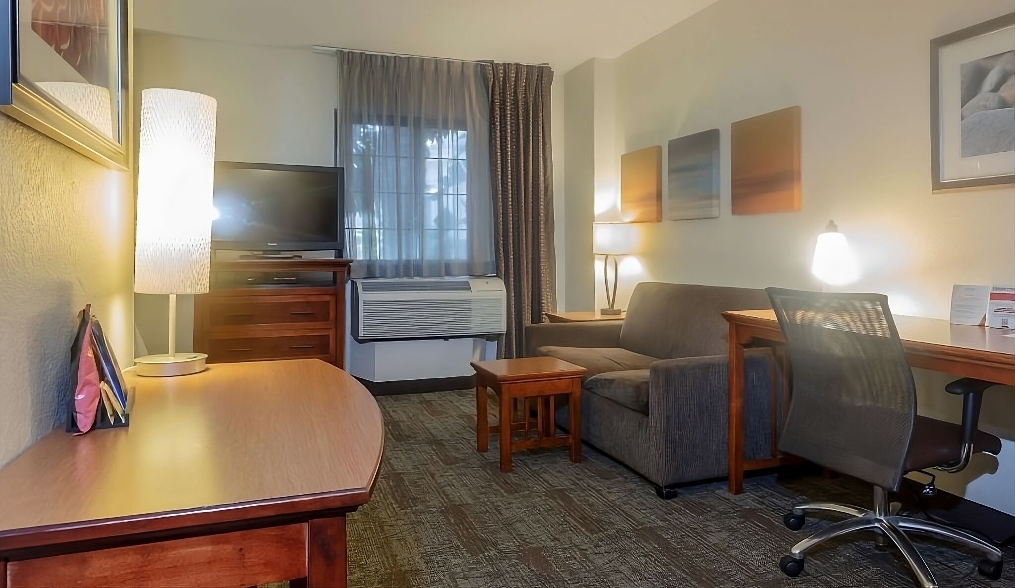 Comfort & Convenience: Budget Friendly Suite W/ 1br & Kitchen - Free Breakfast - Anaheim