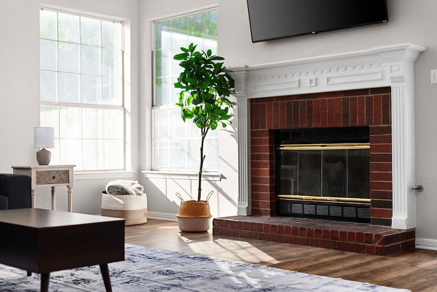 Glow-inspired Cowboy House W/ Private Pool - Pflugerville, TX