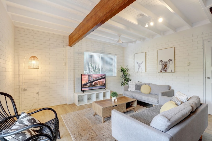 Beautiful Beachhouse Centrally Located - Point Lookout