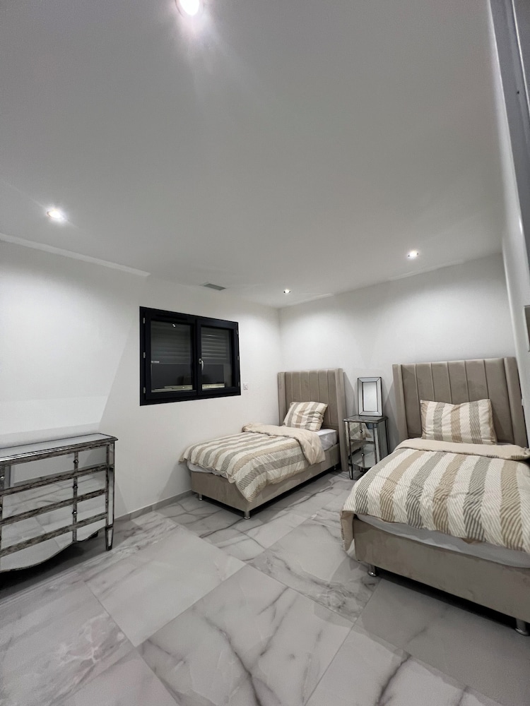 Villa Avec Piscine Sans vis a vis - Canohes | Vrbo