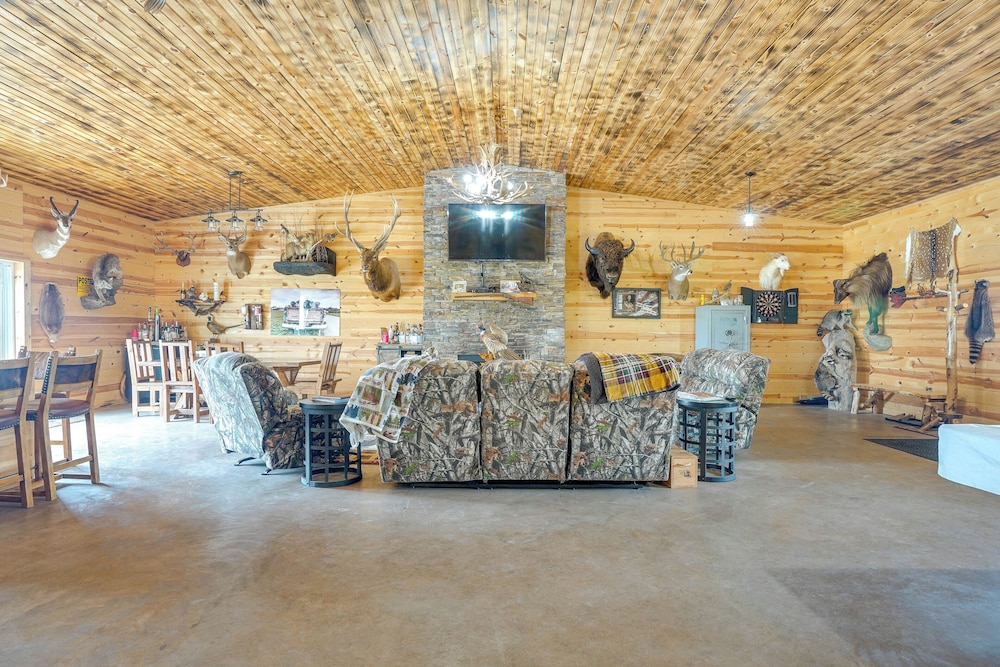 Hunter's Retreat In South Dakota: Patio, Fire Pit - South Dakota