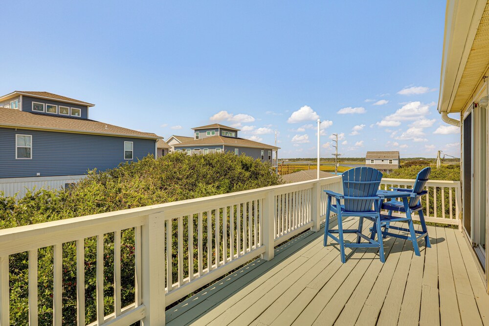Walk To Beaches: Home W/ Patio In Surf City! - Surf City, NC