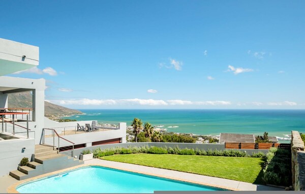 Refined Comfort And Scenic Beauty At Aviewor2 - Cape Town
