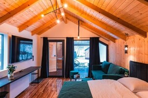 Bungalow Deluxe, vista para o resort | 1 quarto, secretária, secretária adequada para computadores portáteis 