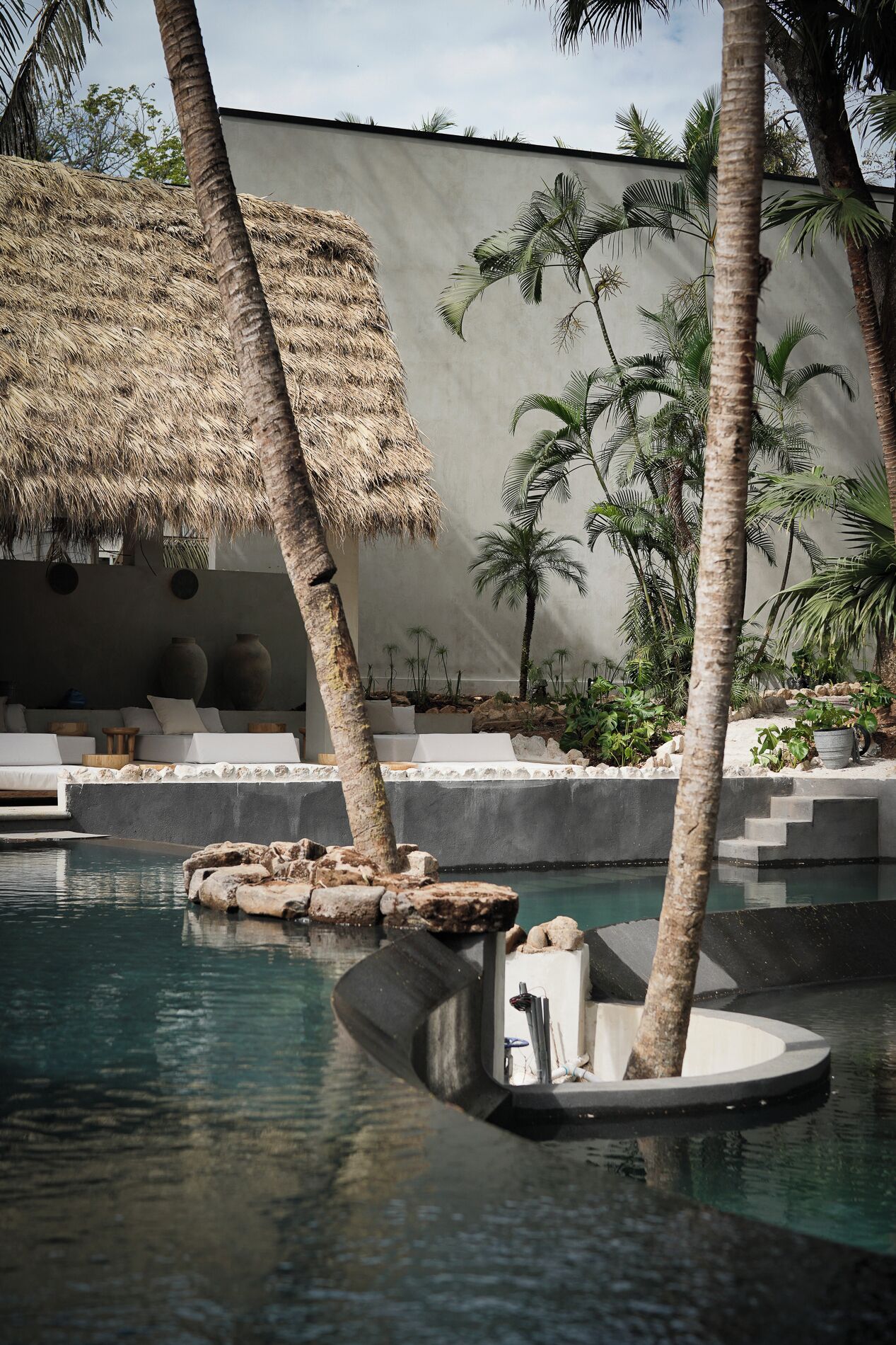 3 piscinas exteriores, guarda-sóis, espreguiçadeiras 