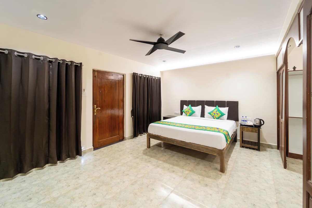 Quarto premium | Escrivaninha, cortinas blackout, ferros/tábuas de passar roupa
