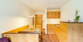 Apartamento | Cofres nos quartos, berços grátis, Wi-Fi de cortesia, roupa de cama