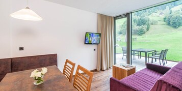 Apartamento | Cofres nos quartos, berços grátis, Wi-Fi de cortesia, roupa de cama