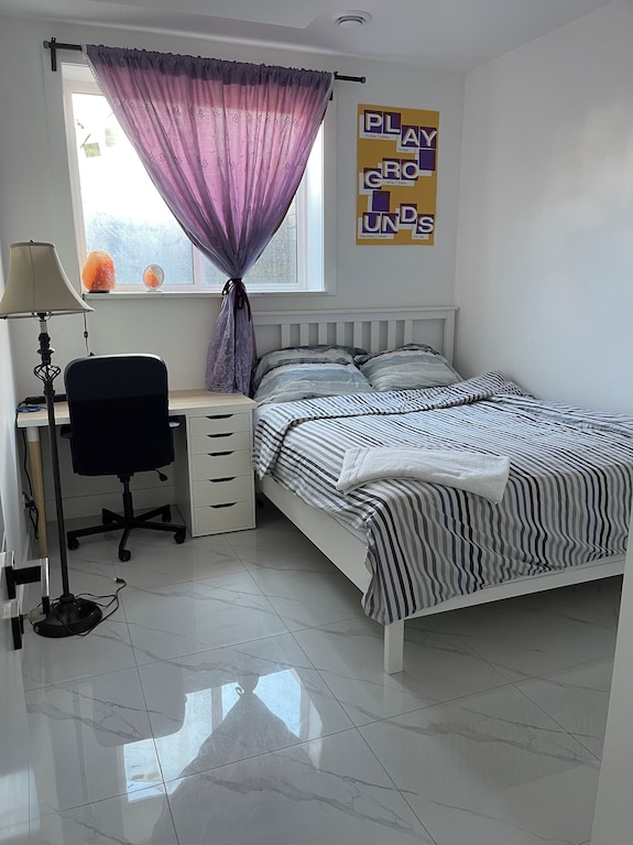 Amazing 2-bedroom Walkout Suite Near Uc - Alberta