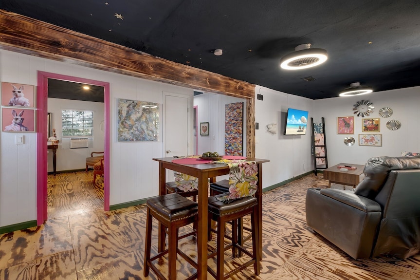 Artsy 2br, Near Fsu & Downtown - Tallahassee, FL