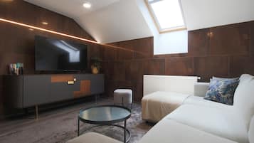 Apartamento, 2 quartos, para não fumantes | 1 quarto, escrivaninha, espaço de trabalho para notebook