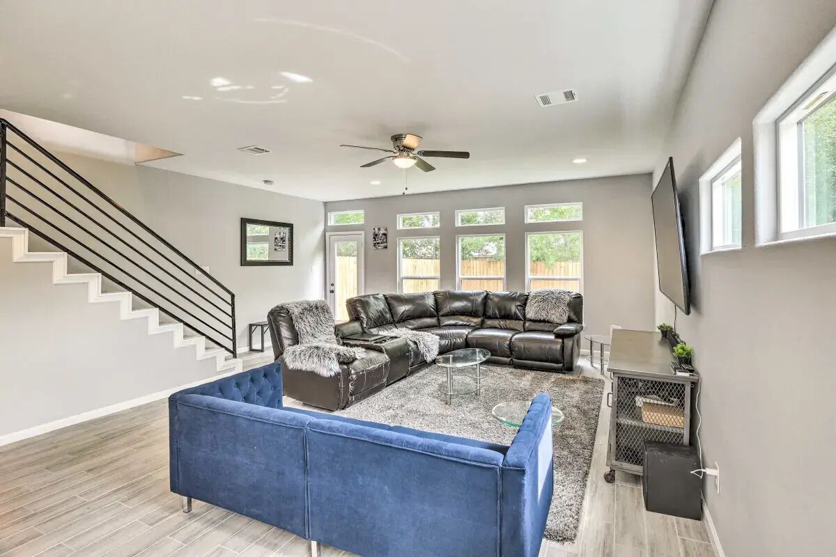 3bd Houston Home: Fenced Yard & Minutes To Downtown Houston - Fresno, TX