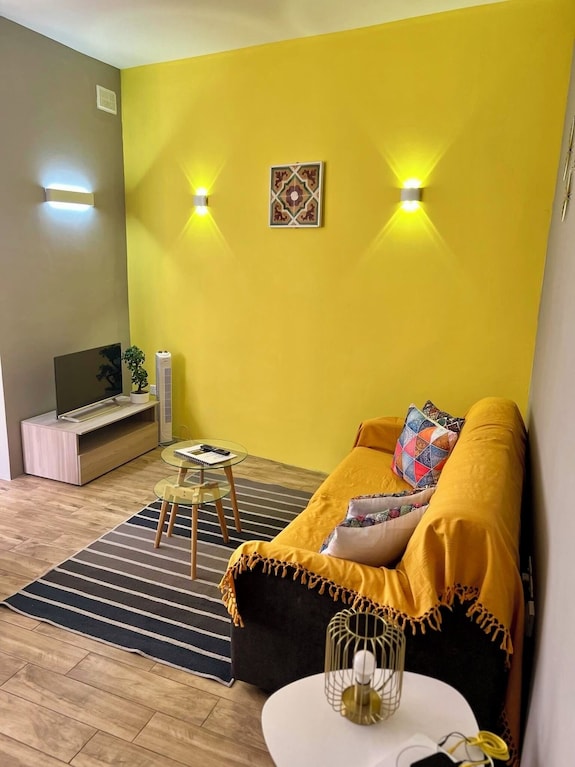 Cosy 2-bedroom Apartment With Ac, Wifi In Lovely Marsalforn, Excellent Location - Malta