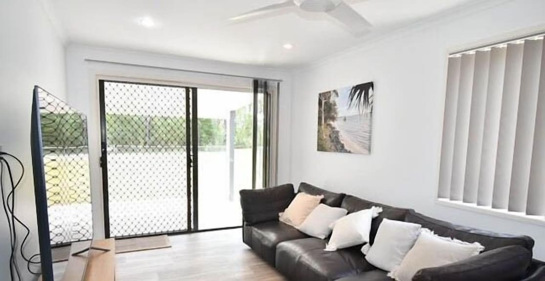 Seeking Tranquility? This Holiday Home Is Perfect For Families & Fishing. - Hervey Bay