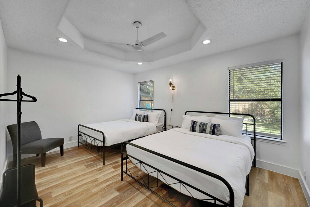Spacious 4-bedroom house in brilliant Austin with Pool and Outdoor ...