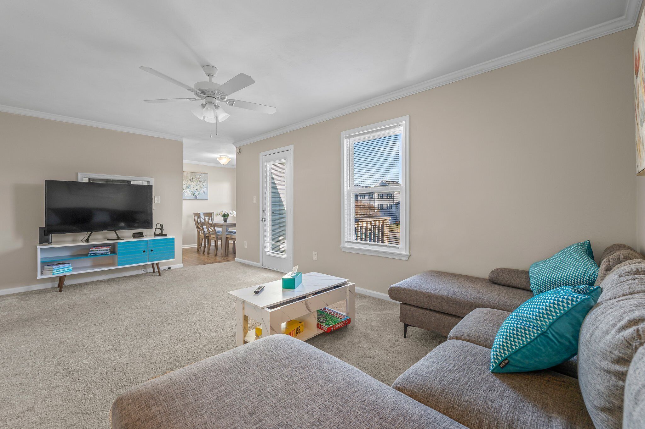 Charming Beachside Duplex: 2 Units  -3 Bedrooms-each. Ideal For Large Families - Norfolk, VA
