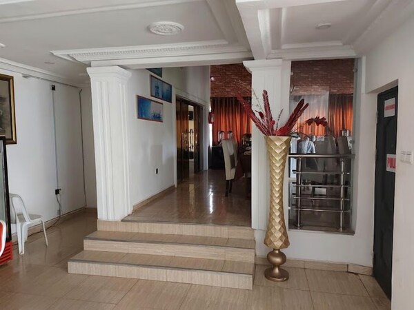 Hale Manor Exquisite - Benin City