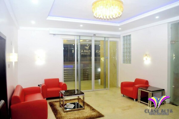 Clase Alta Hotel And Suites Limited - Benin City