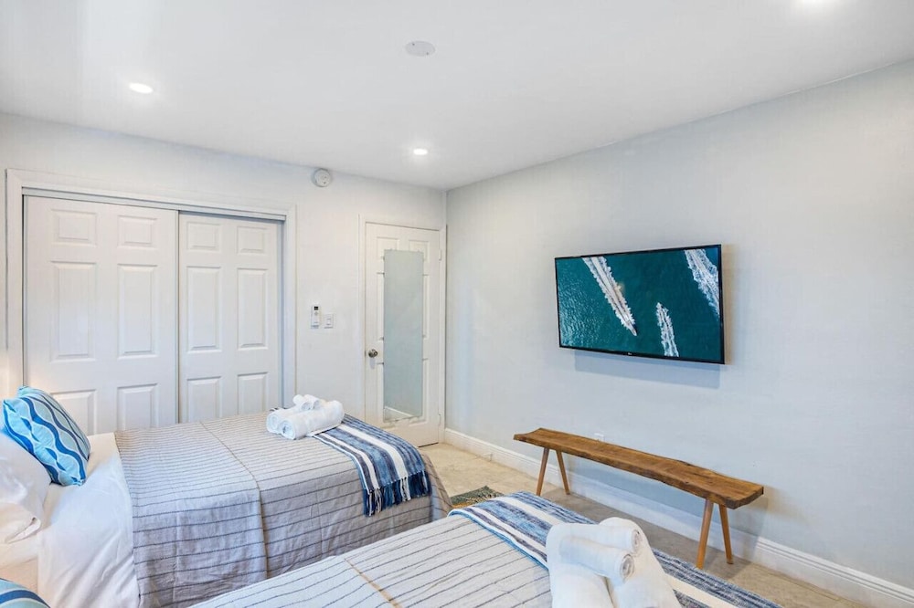The SurfSide Hideout - Charming/Cozy/Central - Miami | Vrbo
