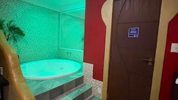 Quarto Exclusivo | 1 quarto, minibar, Wi-fi grátis, roupa de cama fornecida