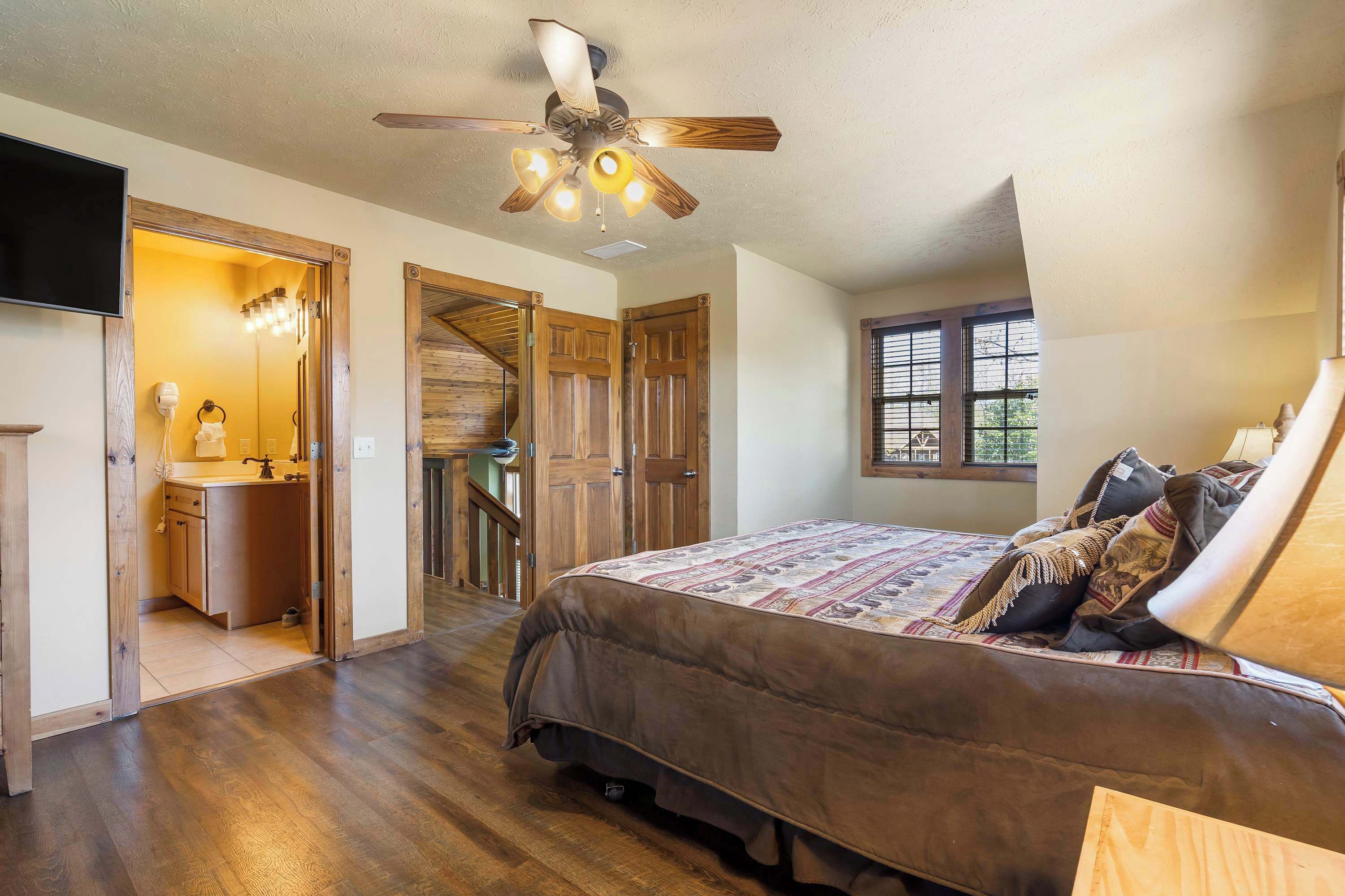 Fox Hollow Family Lodge - Branson, MO