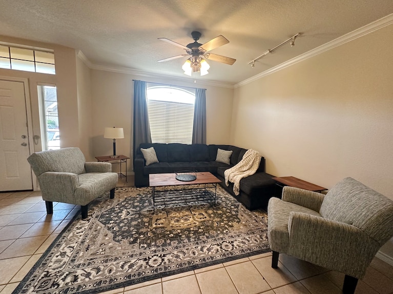 Home Sweet College Station! 3bed/ 2bath, Minutes Away From Texas A&m University. - College Station, TX