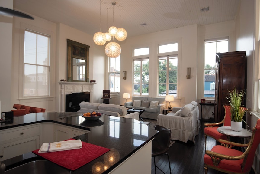 Historic Firehouse In The French Quarter! Penthouse Suite 2 Bds/2bths. - Louisiana