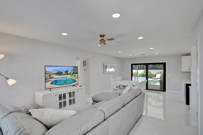 4-bedroom Home With Heated/chilled Saltwater Pool And Jacuzzi In Delray Beach. - Delray Beach, FL