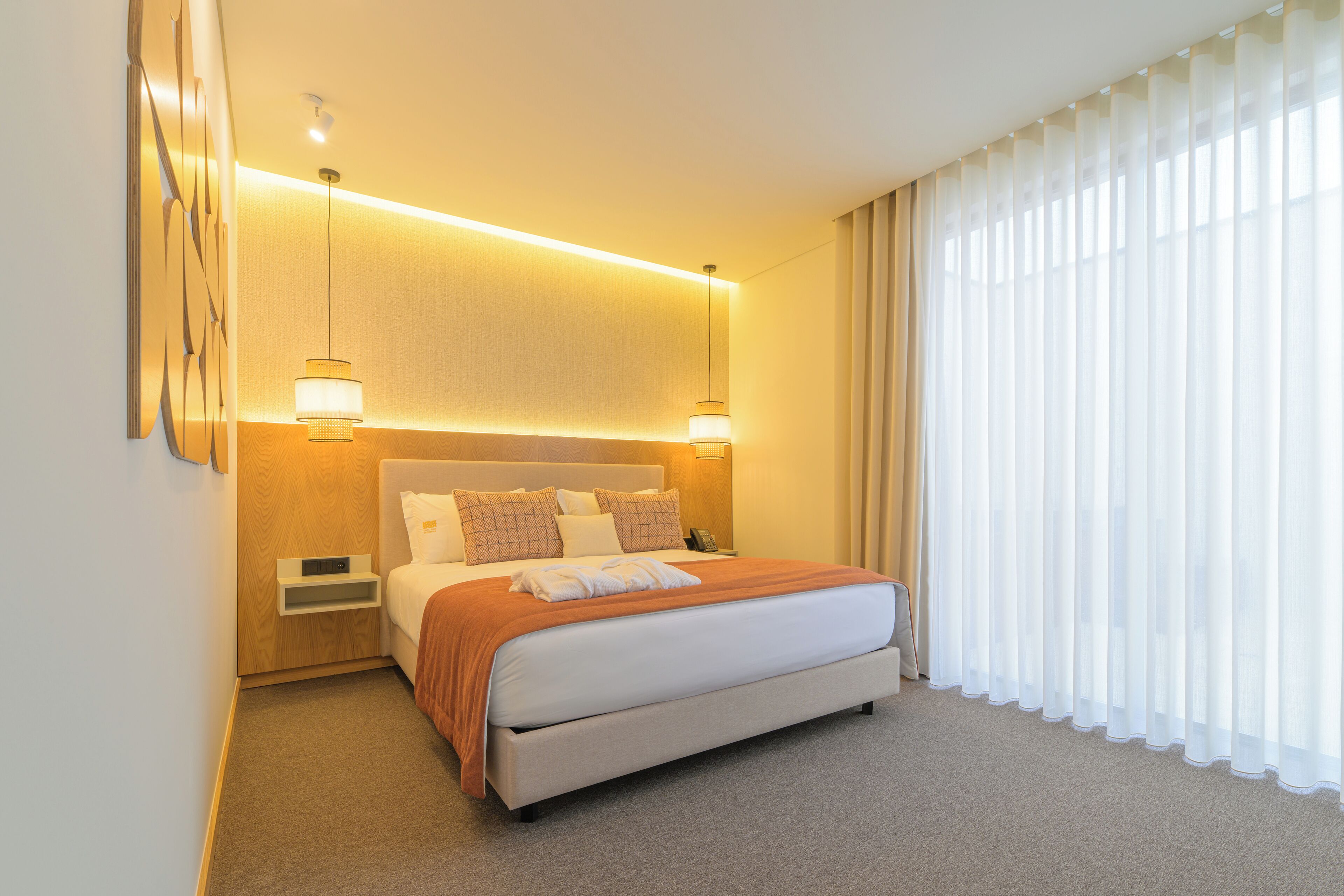 Suite Deluxe | Cofre no quarto, secretária 