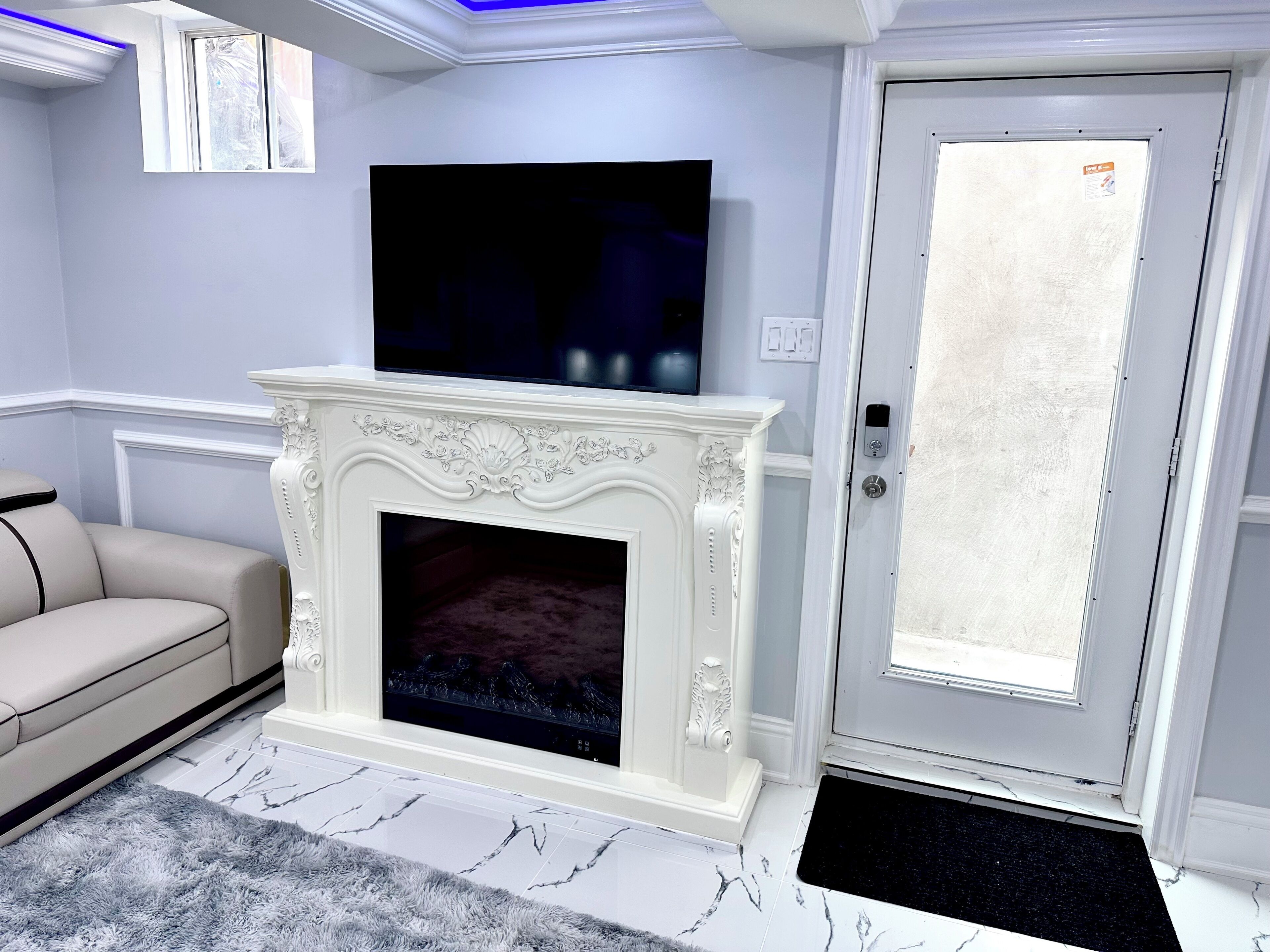 Spacious 2 Bedroom, 1 Bathroom Luxury Apartment - Caledon, ON, Canada