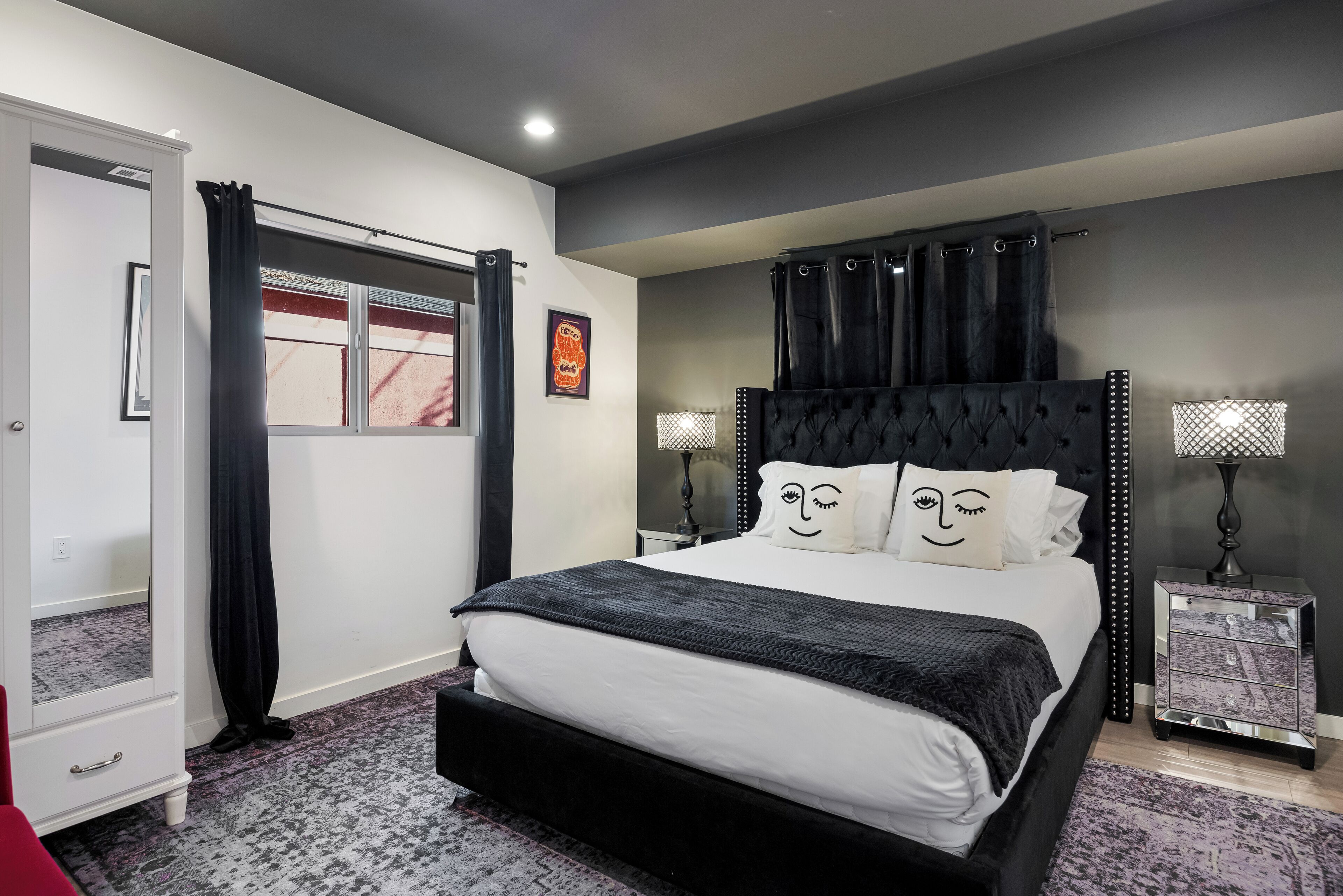 Vibey 2bdr In Prime Hollywood | Steps To Attractions | Rock N Roll By Avantstay - Los Angeles, CA