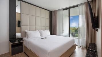 Suite Superior, Vista para a cidade | Secretária, cortinas/cortinados opacos, quartos insonorizados