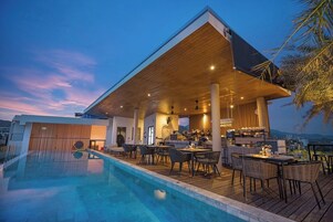 Piscina externa