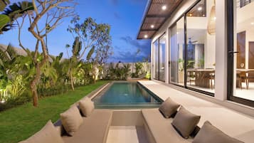 2 piscinas exteriores