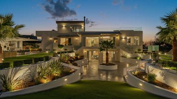 Casa | 6 quartos, quartos à prova de som