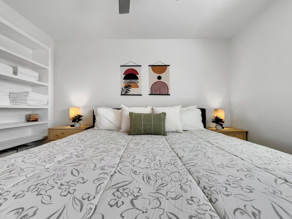 Superstition Mountains At Your Doorstep! Remodeled Bungalow! - Apache Junction, AZ